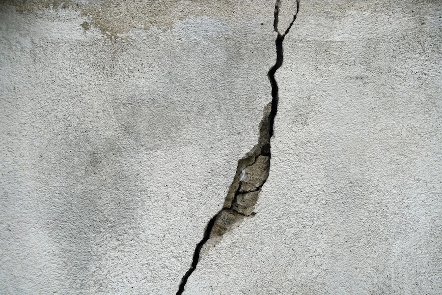 bad foundation cracks